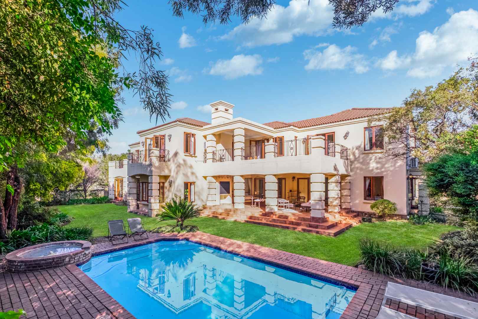 5 Bedroom House for sale in Dainfern Golf Estate - P24-116151564