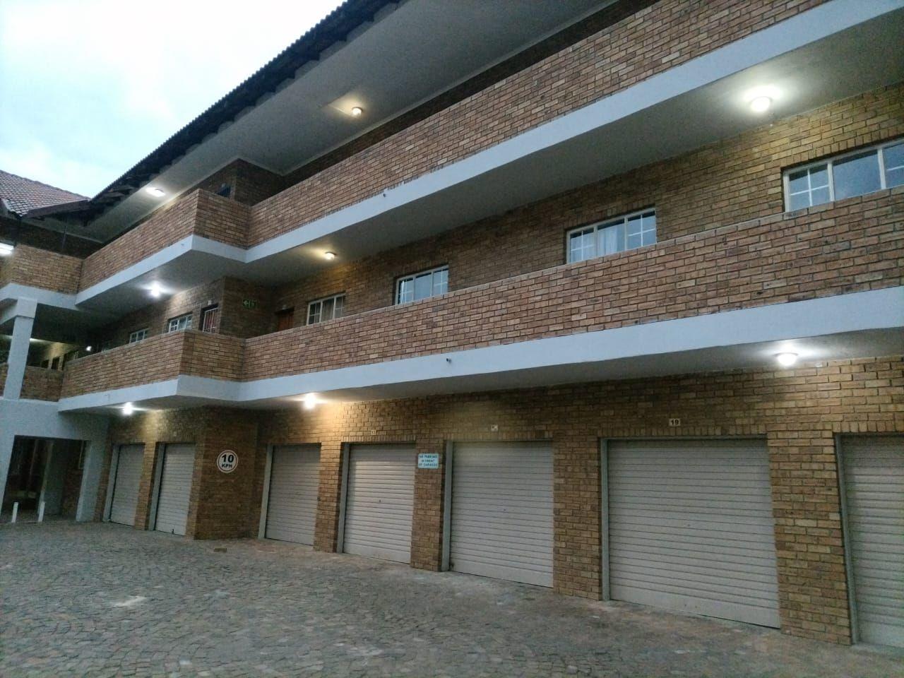 3 Bedroom Apartment / flat for sale in Rustenburg Central - P24-116161895