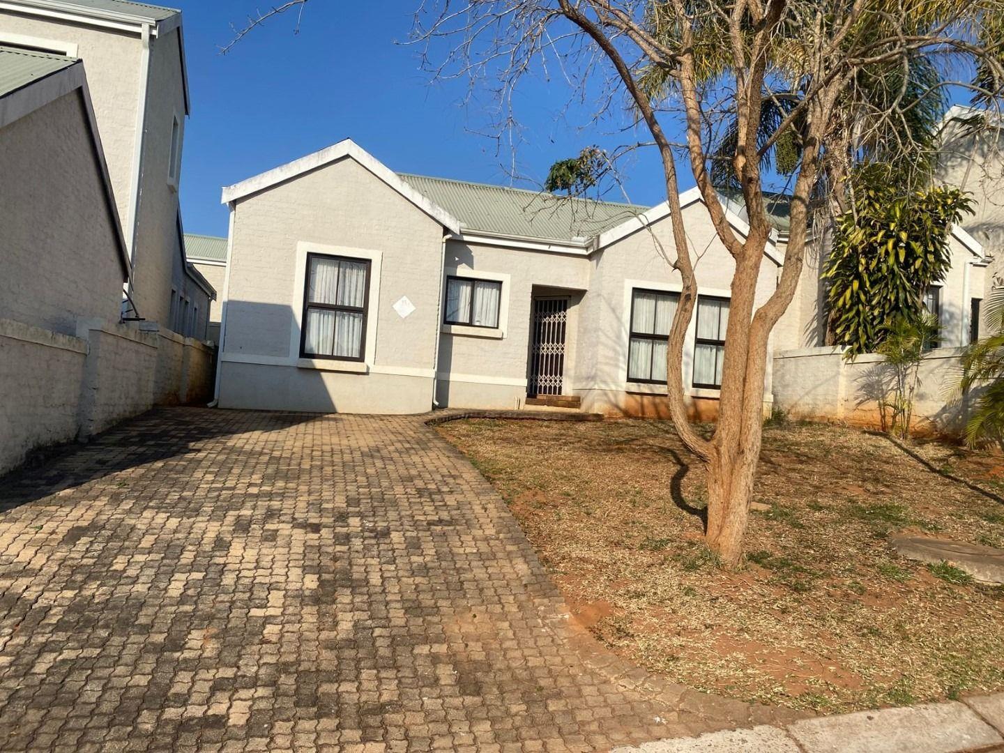 2 Bedroom House for sale in White River Ext 46 - 62 Senator Park, 14 ...