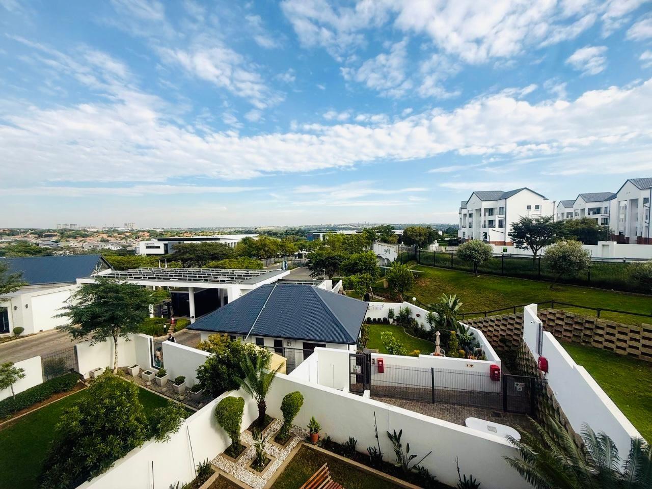 2 Bedroom Apartment / flat for sale in Greenstone Hill - 65 Ss Malakite ...