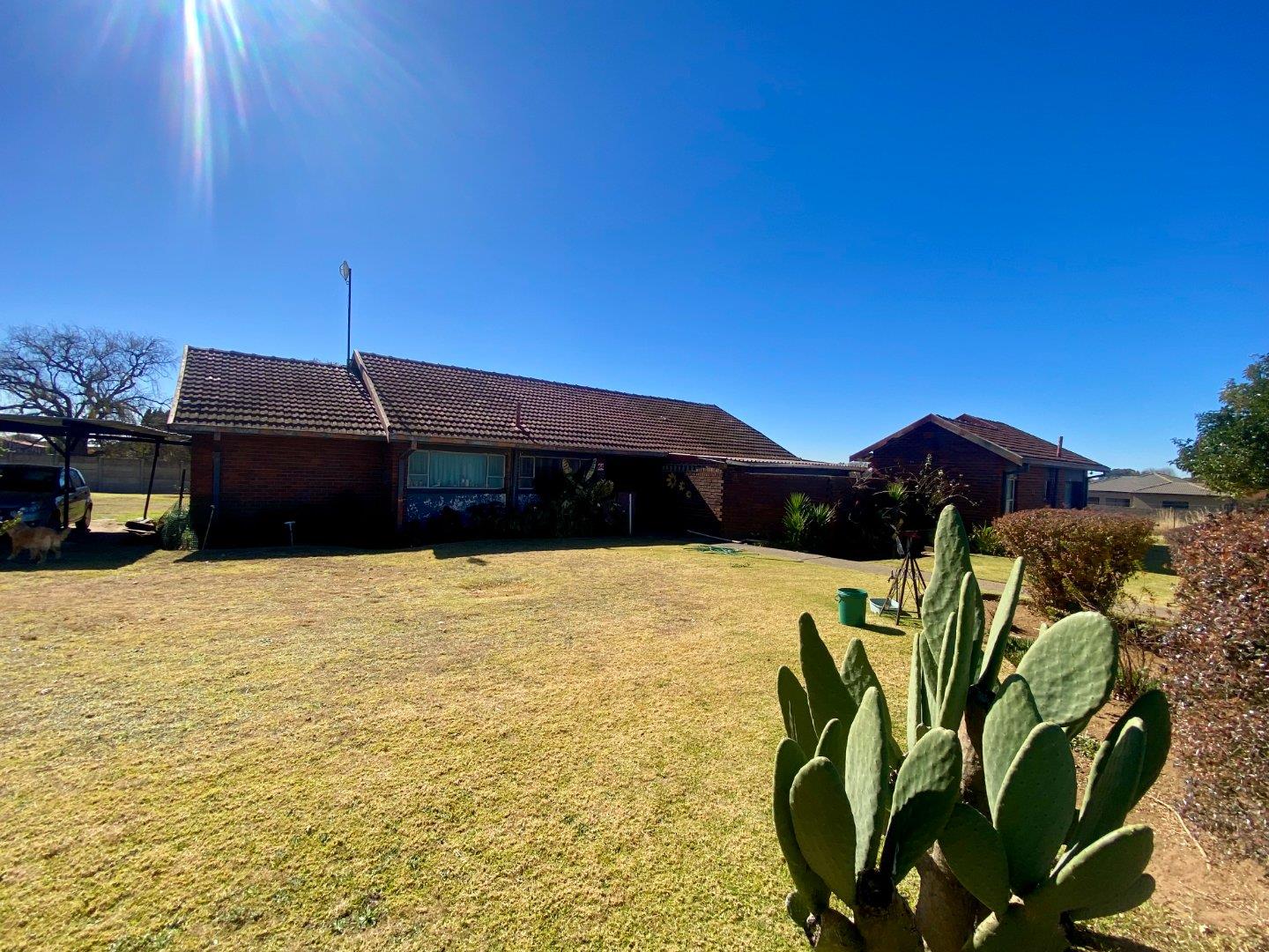 3 Bedroom House for sale in Hendrina - P24-116170271