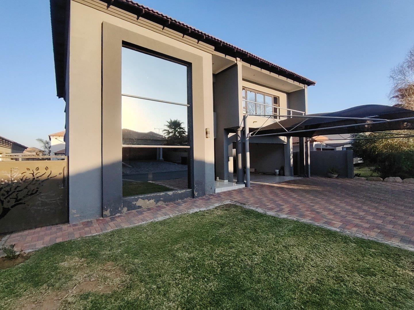 5 Bedroom House for sale in Brakpan North - P24-116173887