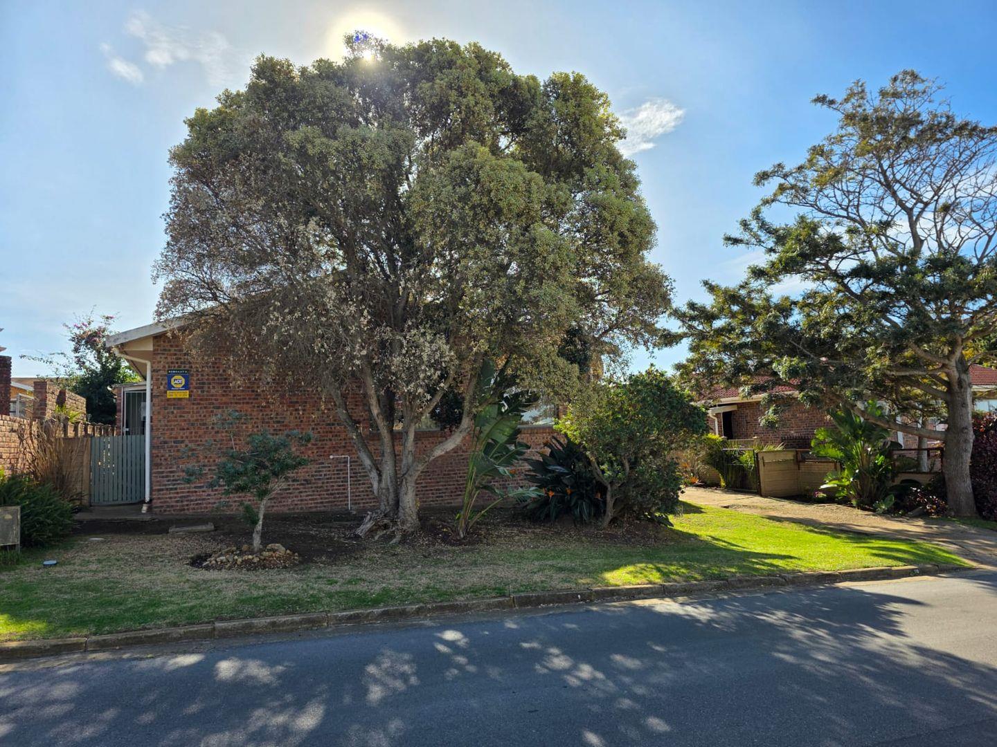 3 Bedroom House for sale in Wavecrest - P24-116320993