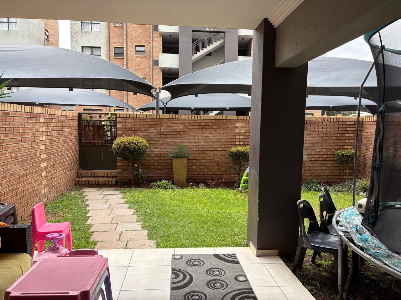 2 Bedroom House for sale in Beyers Park - P24-116181170