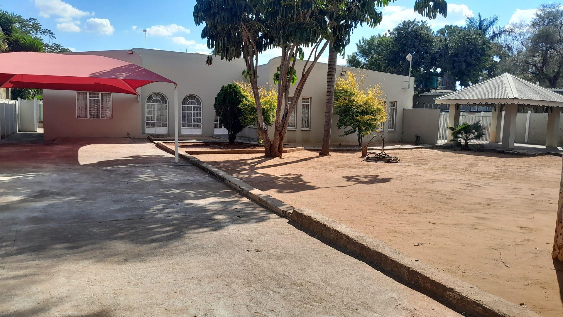 4 Bedroom House for sale in Impala Park - P24-116182286