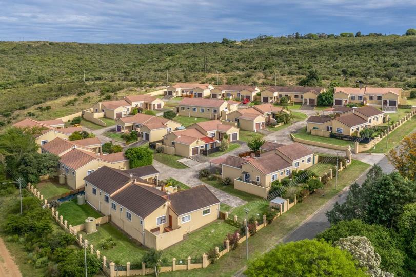 2 Bedroom House for sale in Grahamstown Central - P24-116183350