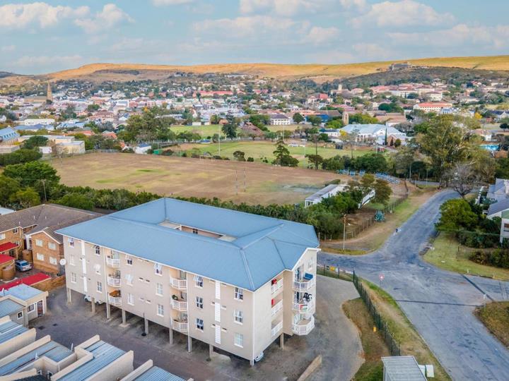 2 Bedroom Apartment / flat for sale in Grahamstown Central - P24-116184297