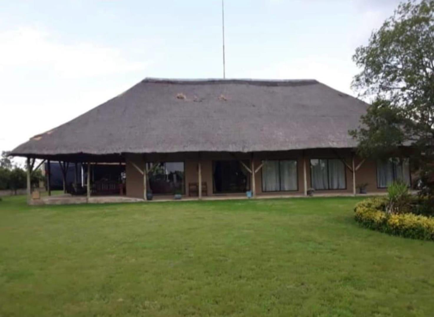 3 Bedroom House for sale in Oranjeville - P24-116185671