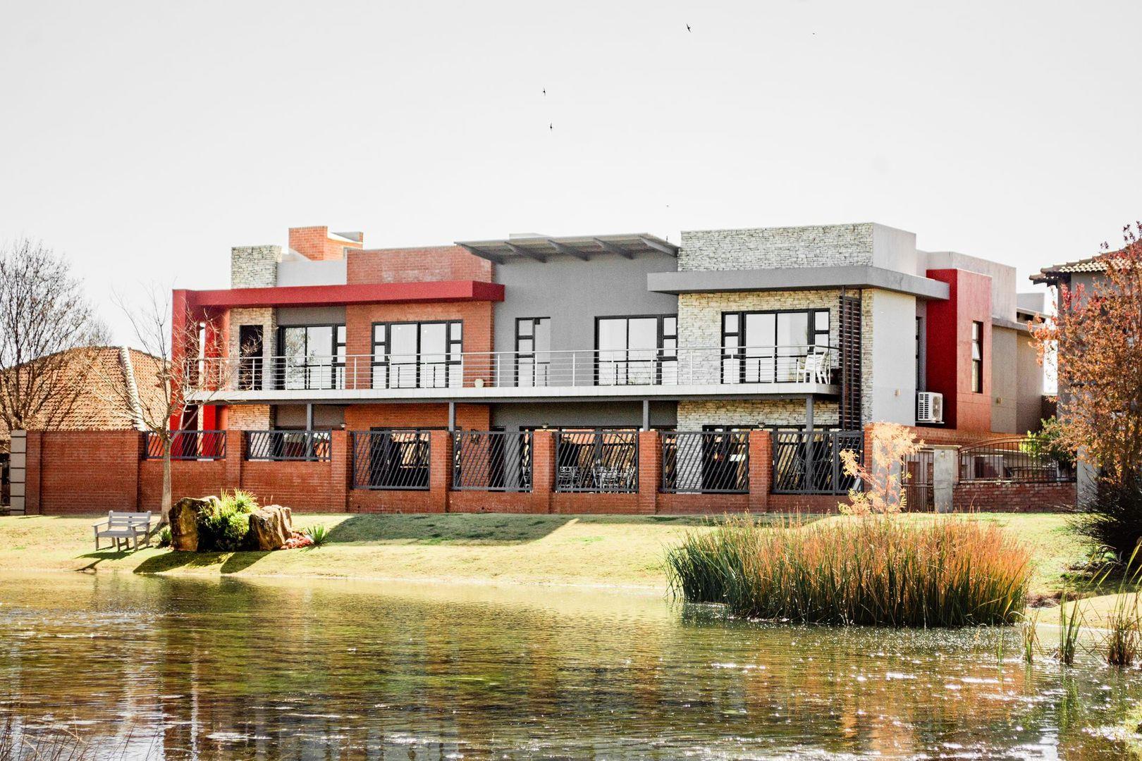 4 Bedroom House for sale in Tuscany Ridge - P24-116187977