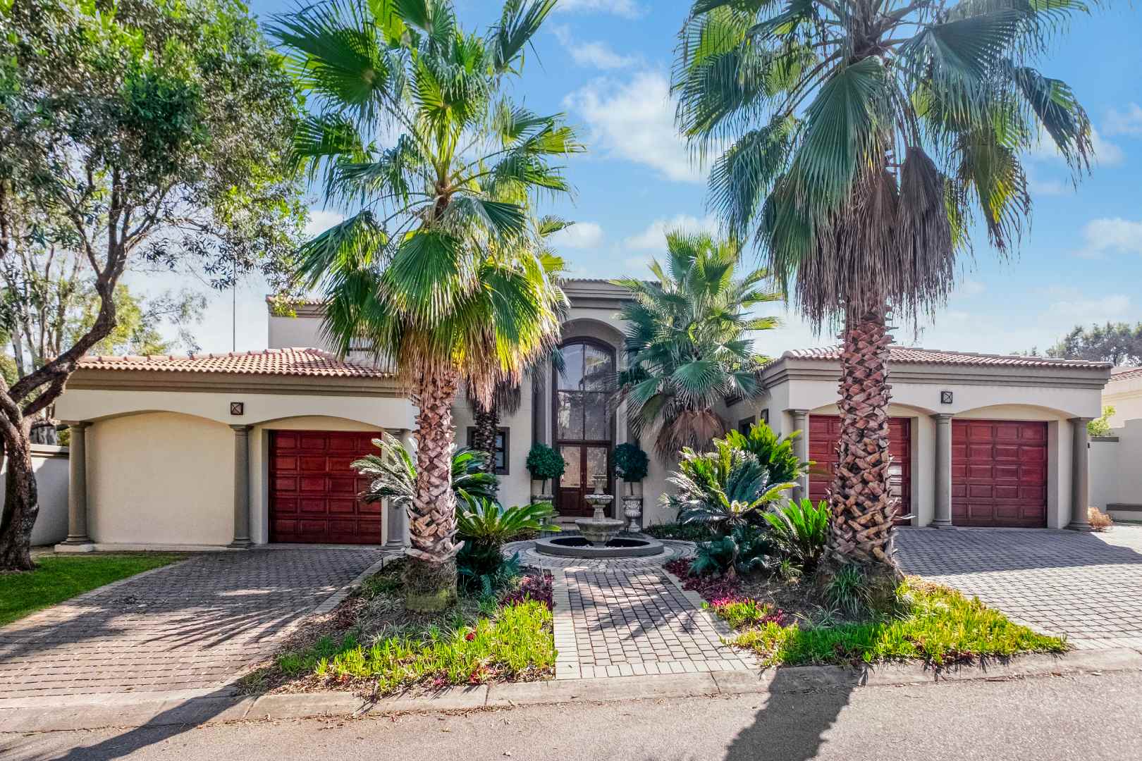 4 Bedroom House to rent in Dainfern Golf Estate - P24-116188933