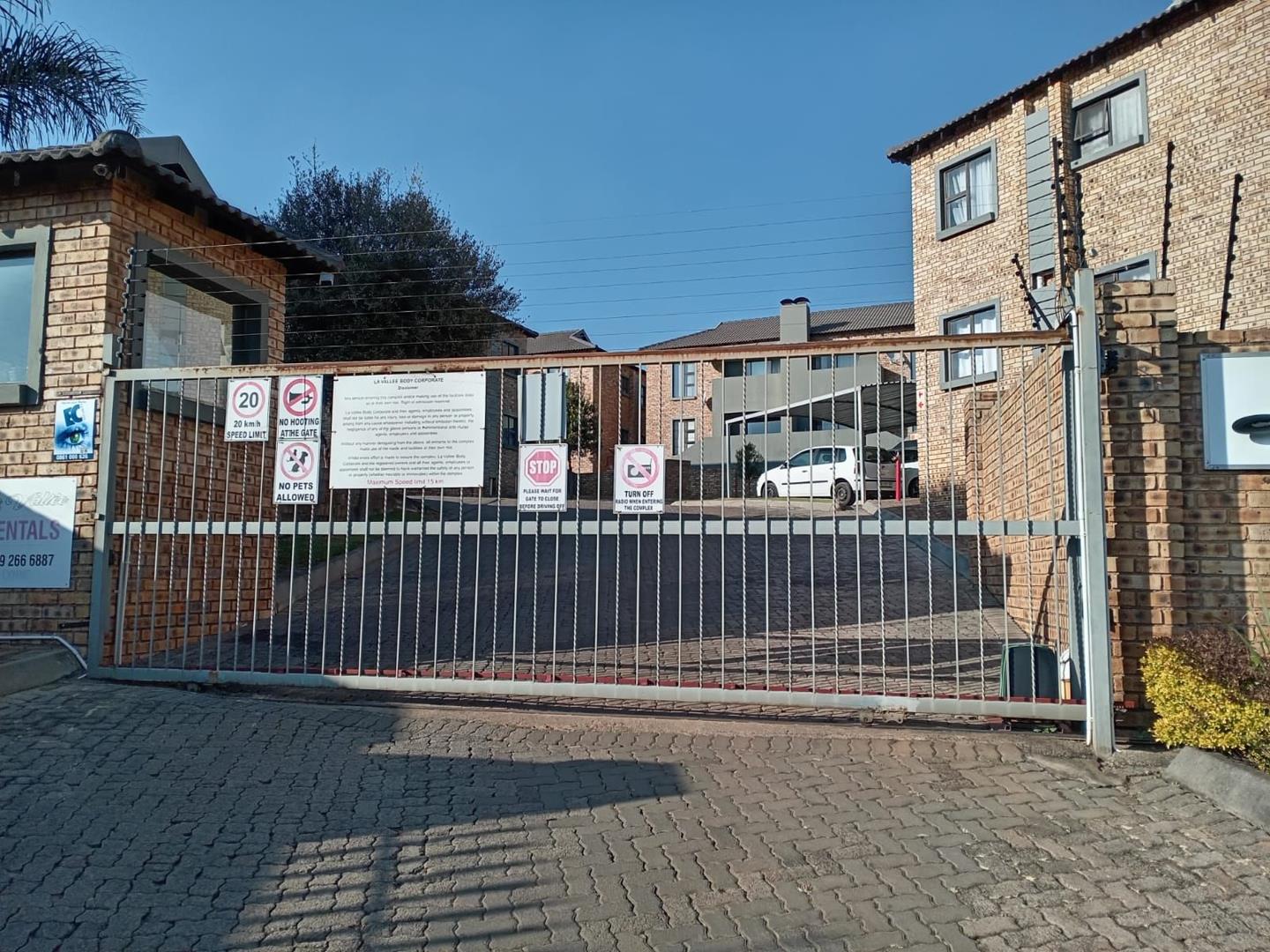 2 Bedroom Apartment / flat for sale in Helderkruin - 2a Hercules - P24 ...