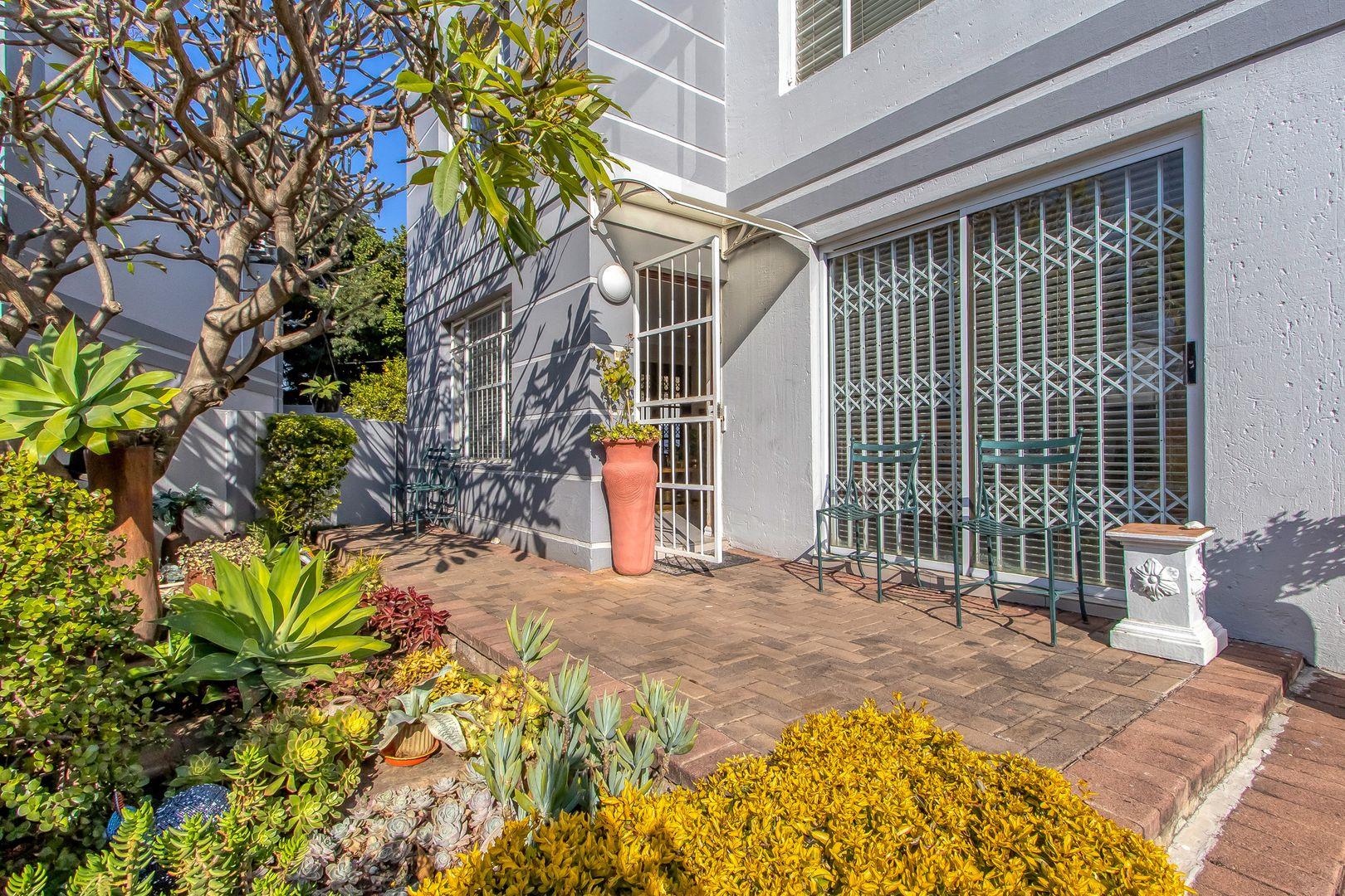 3 Bedroom Townhouse for sale in Viewcrest - P24-116204732