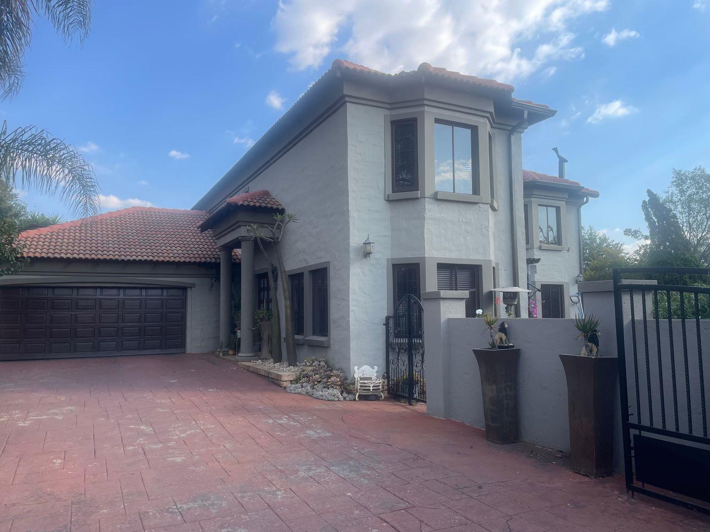 5 Bedroom House for sale in Midstream Estate - P24-116216466