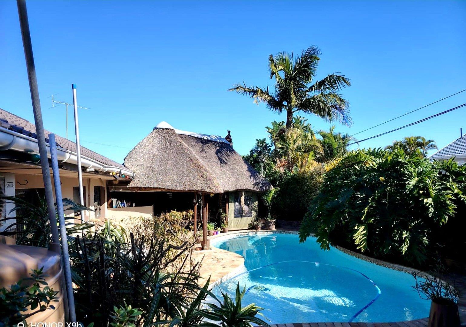 4 Bedroom House for sale in Beacon Bay - P24-116221193