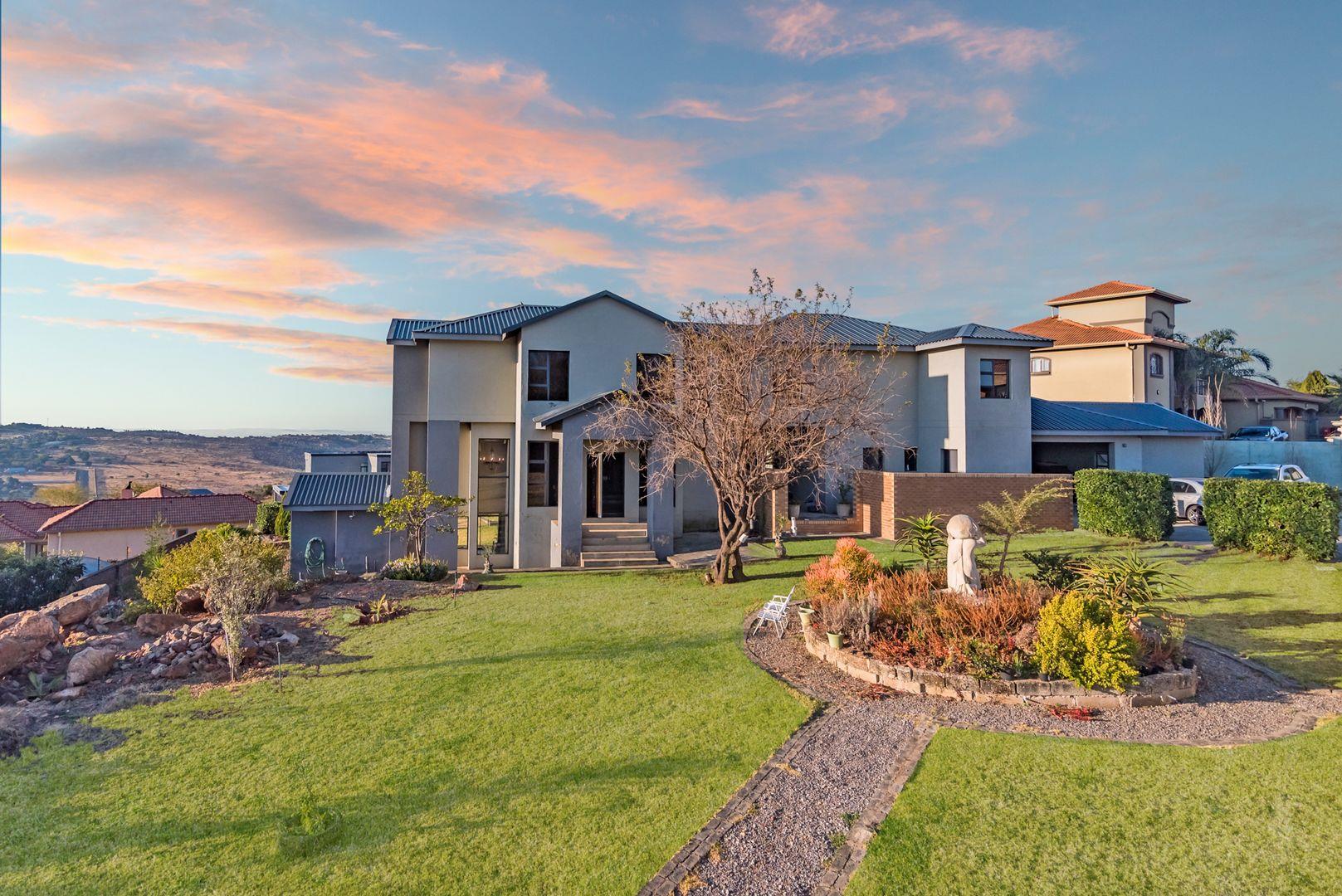 4 Bedroom House for sale in Heuningklip - 129 Swartklip Road - P24 ...