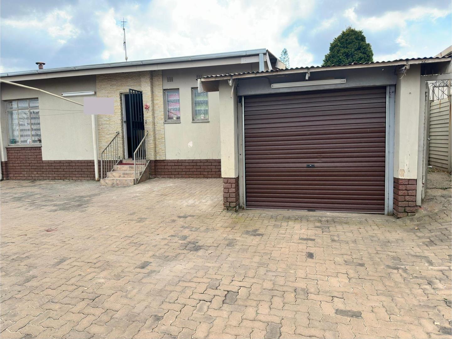 3 Bedroom House for sale in Laudium - P24-116228712