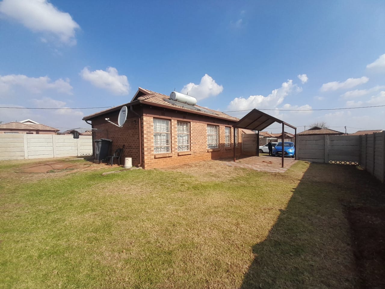 3 Bedroom House for sale in Clayville - P24-116231678