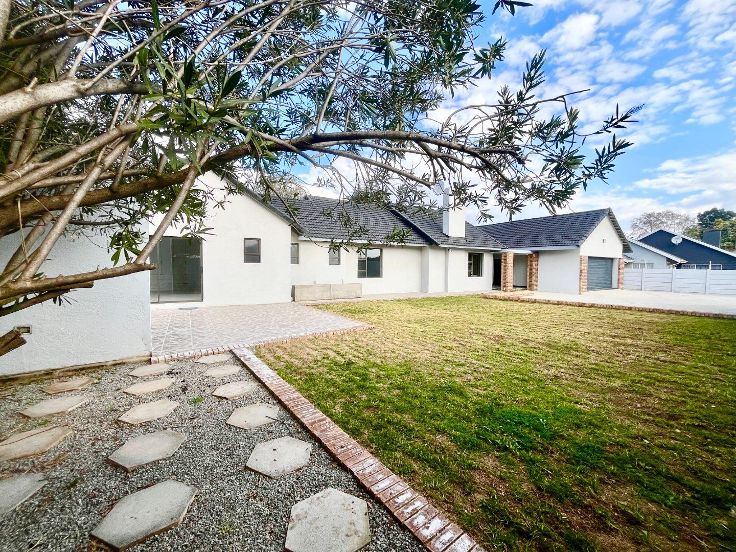 4 Bedroom House for sale in Brackenhurst - 33mm2 Le Maitre Street - P24 ...