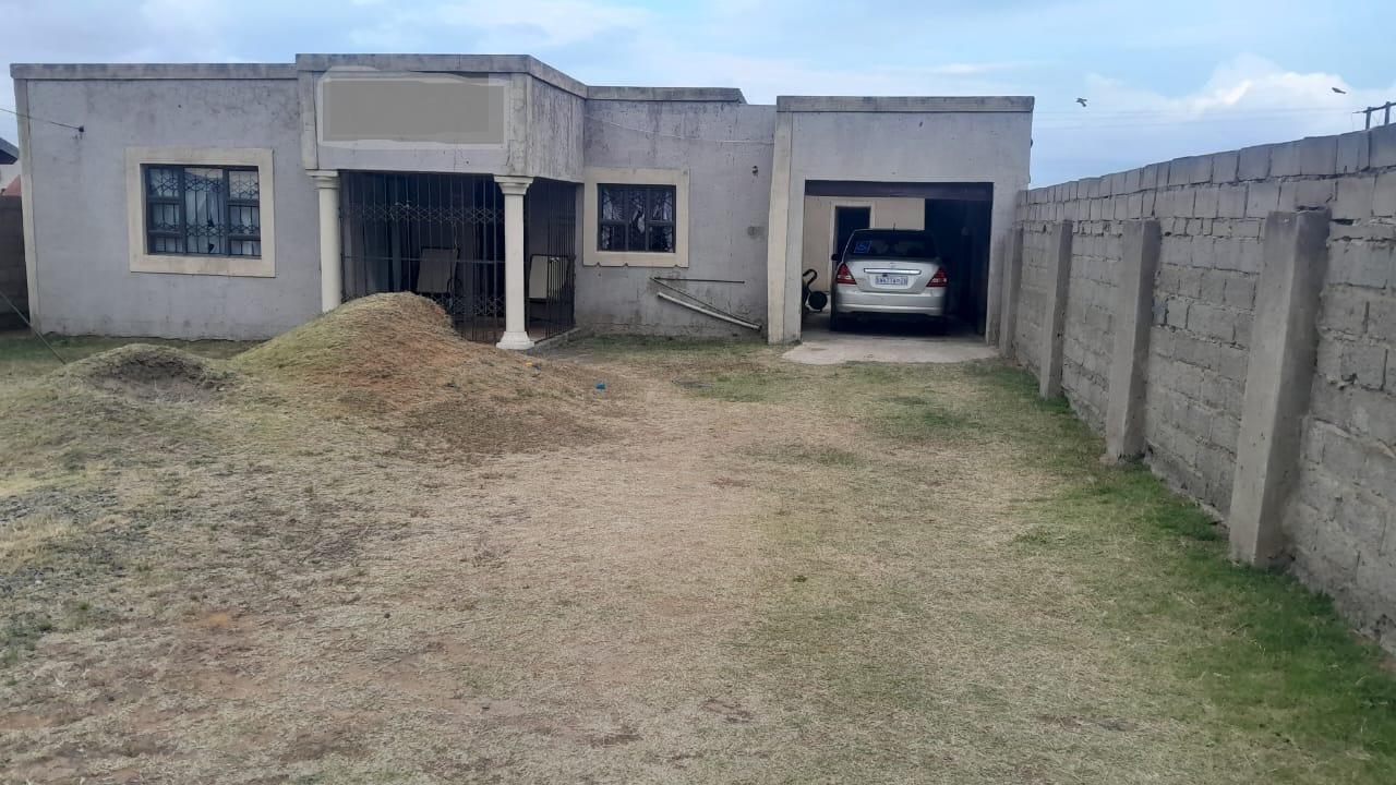3 Bedroom House for sale in Osizweni - P24-116237590