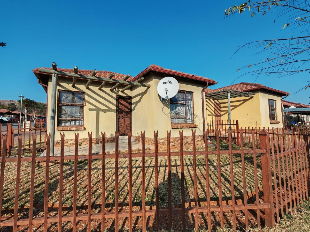 2 Bedroom House for sale in Heatherview - P24-116239654