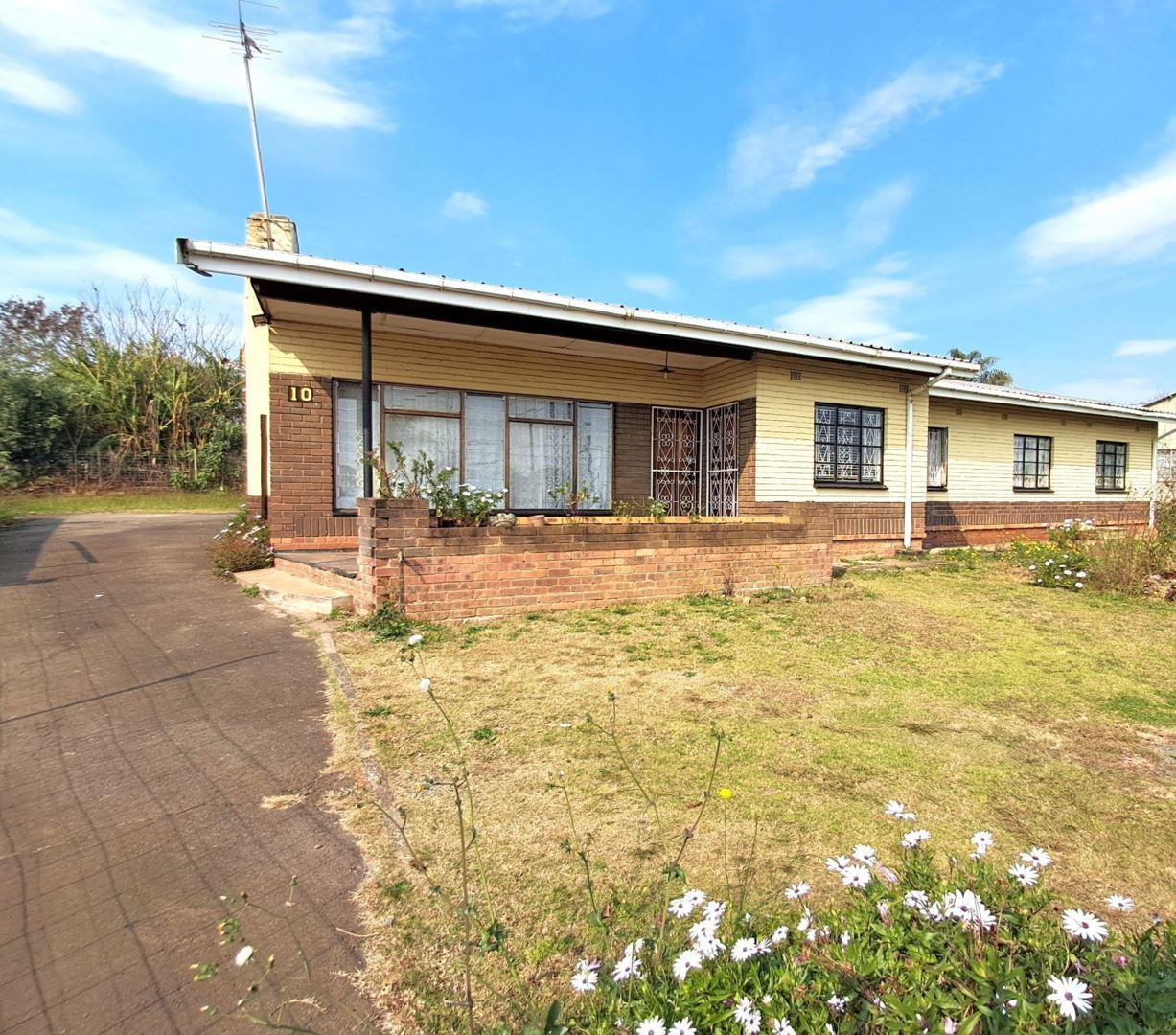 5 Bedroom House for sale in Howick West - P24-116253294