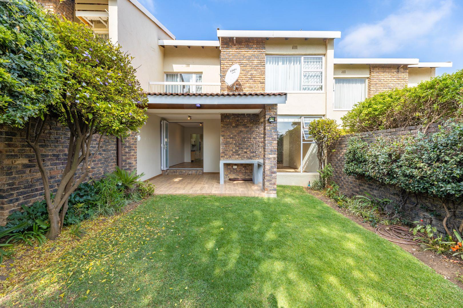 3 Bedroom Apartment / flat for sale in Bryanston - P24-116254781