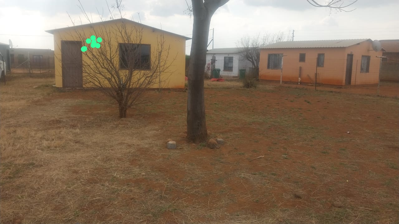 2 Bedroom House for sale in Tshepong - P24-116257381