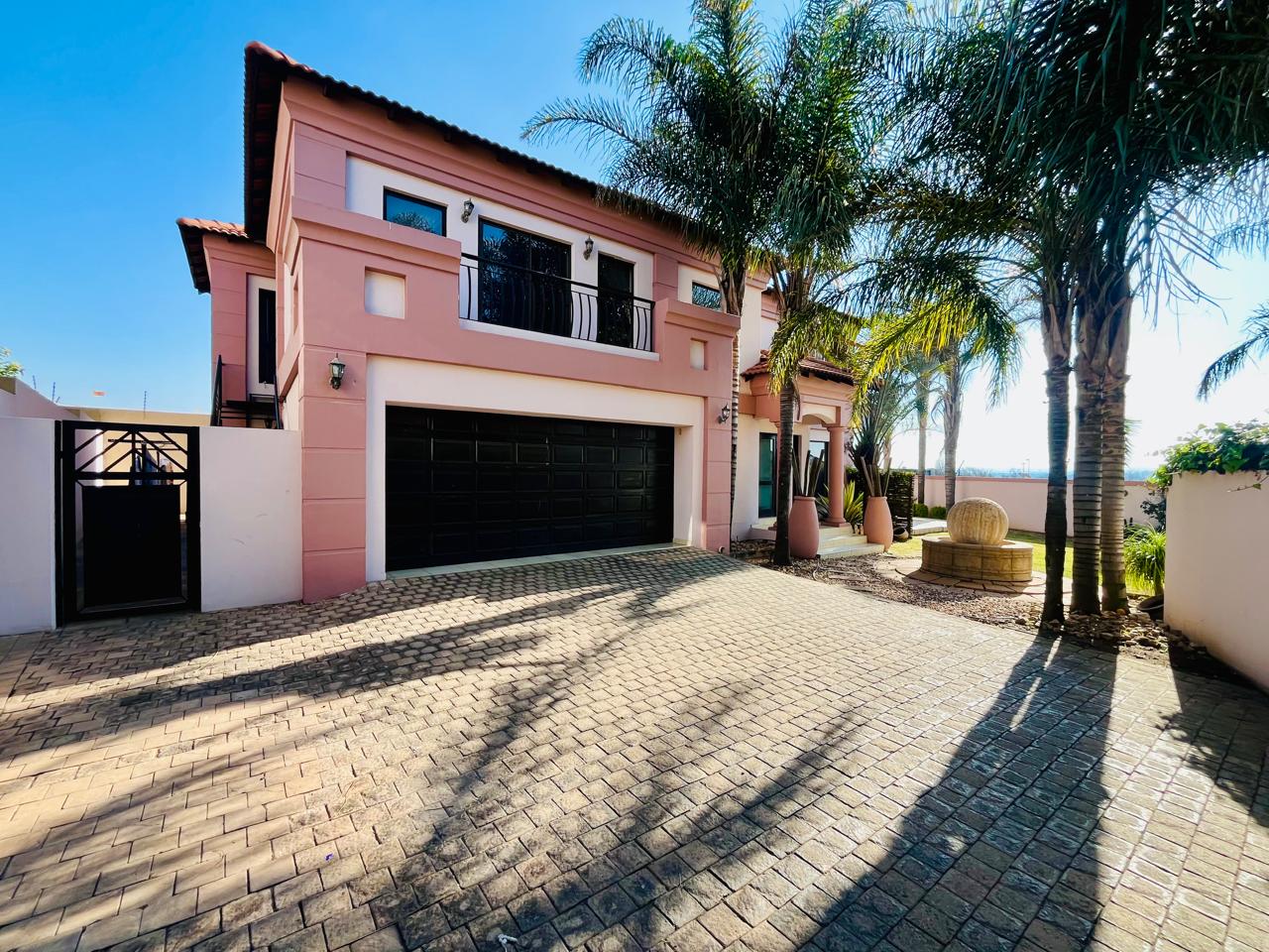 4 Bedroom House for sale in Parkrand - P24-116260309