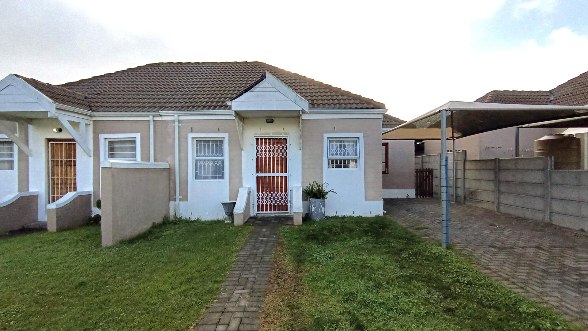 2 Bedroom Townhouse for sale in Klapmuts - P24-116244017