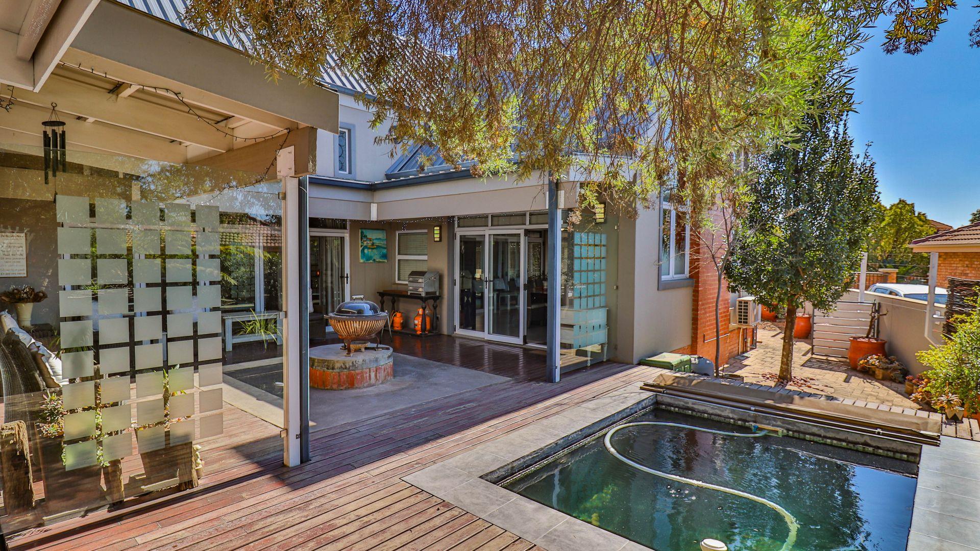 3 Bedroom House for sale in Retire at Midstream - P24-116274484