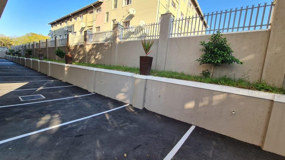 2 Bedroom Apartment / flat to rent in Stanger Central - 15 Russel ...