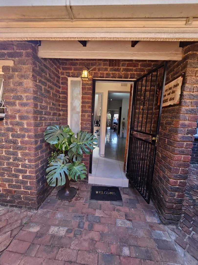 3 Bedroom Townhouse for sale in Brackenhurst - Sm#9 Bracken Manor ...