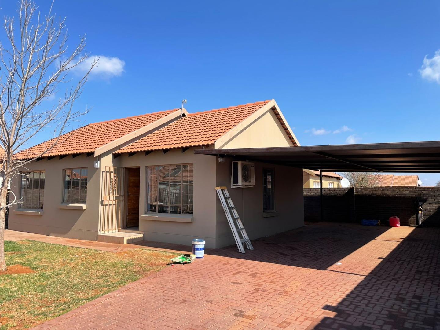 3 Bedroom House for sale in Kathu - P24-116280548
