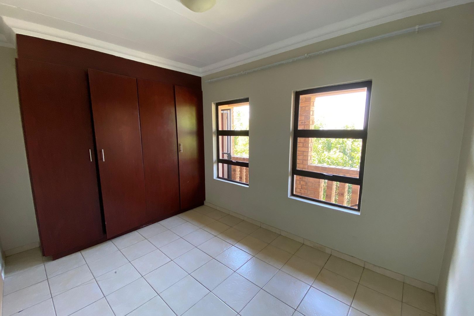 2 Bedroom Townhouse for sale in Kibler Park - P24-116284056
