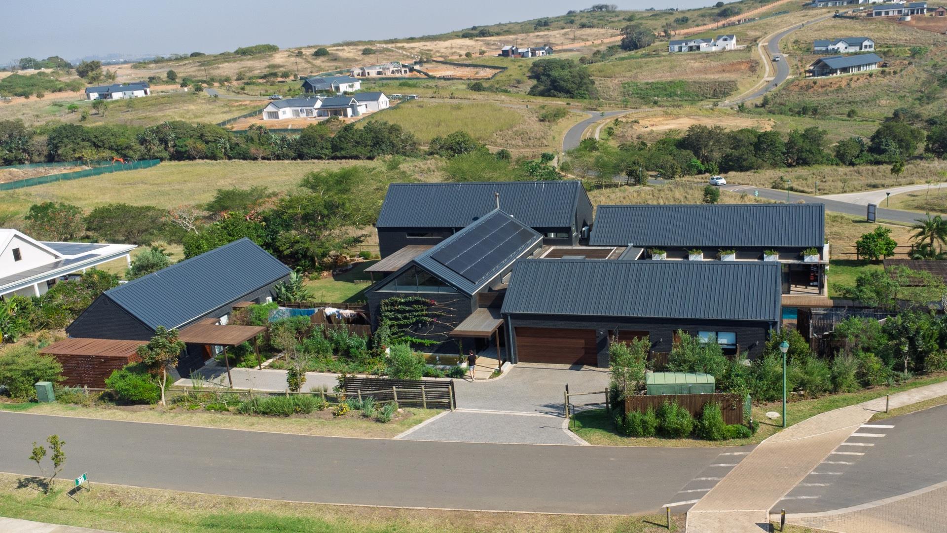 5 Bedroom House for sale in Springvale Country Estate - P24-116283618