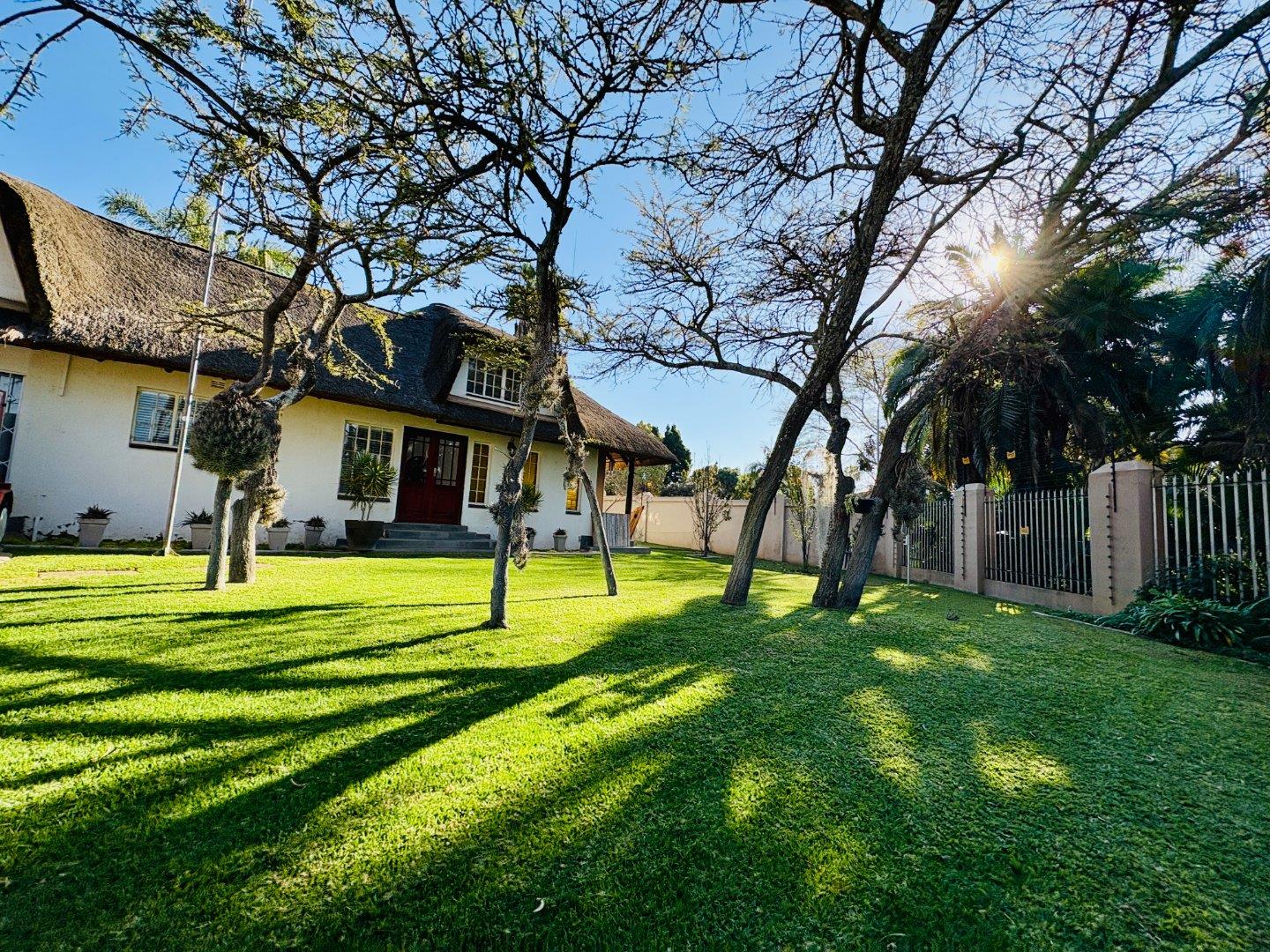 6 Bedroom House for sale in Bendor - P24-116292613