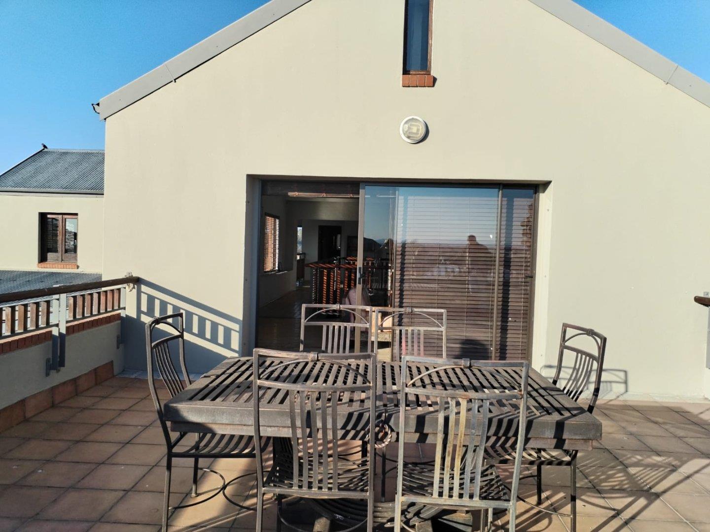 4 Bedroom House for sale in Parys Golf & Country Estate - P24-116293005