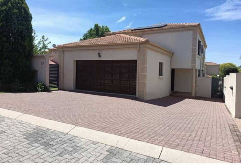4 Bedroom House for sale in Gateside Manor - P24-116288994