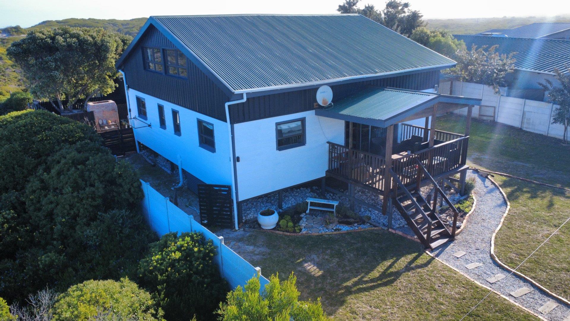 3 Bedroom House for sale in Pearly Beach - 15 Rotunda Road - P24-116259095