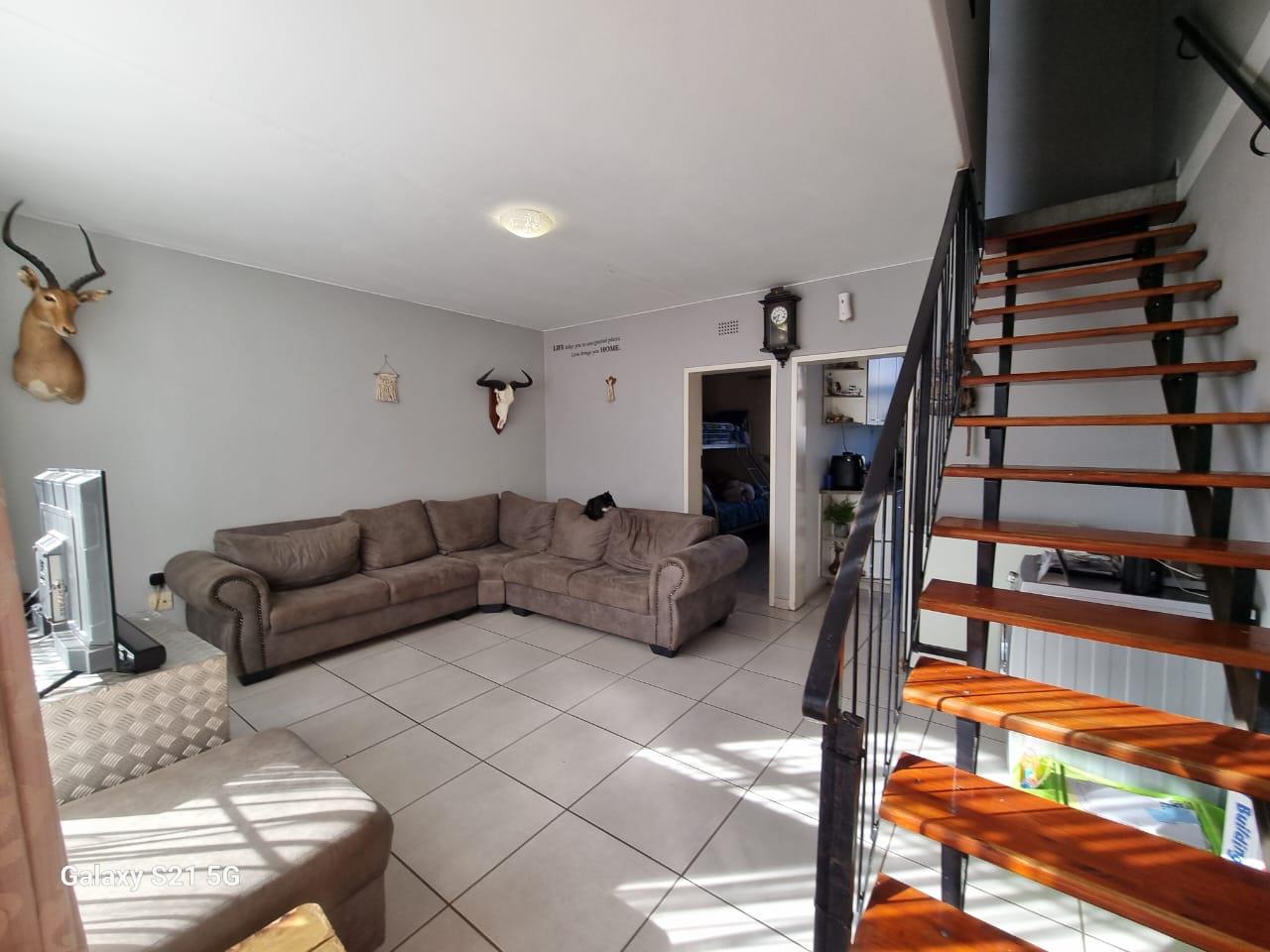 3 Bedroom Townhouse for sale in Groblerpark - P24-116303158