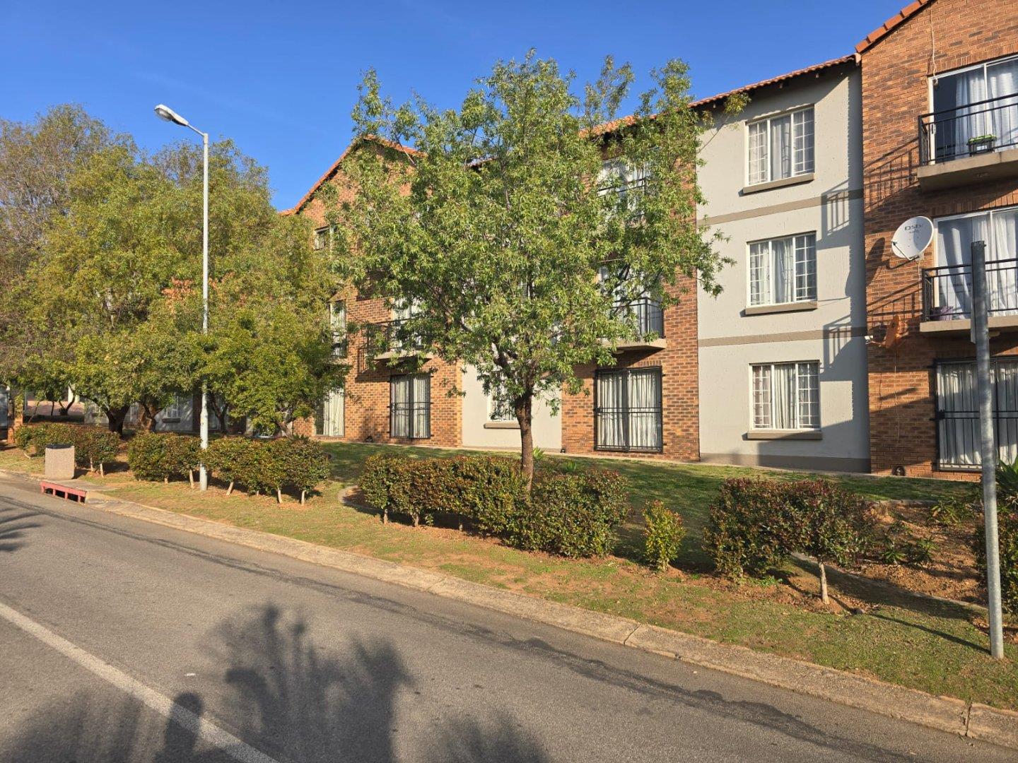 2 Bedroom Apartment / flat for sale in Kosmosdal - P24-116303559