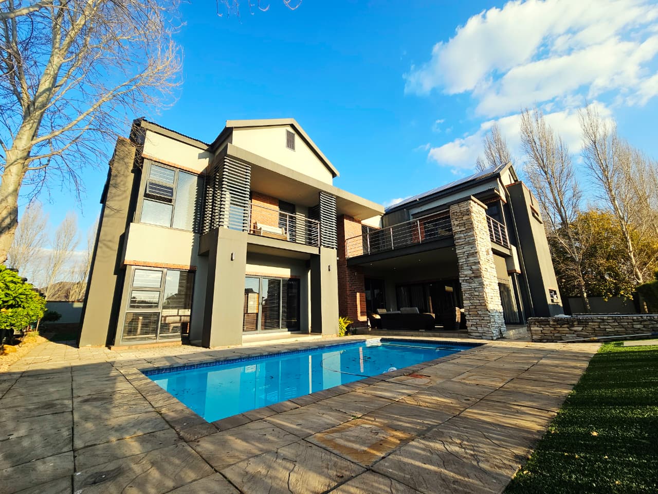 4 Bedroom House for sale in Tuscany Ridge - P24-116304920