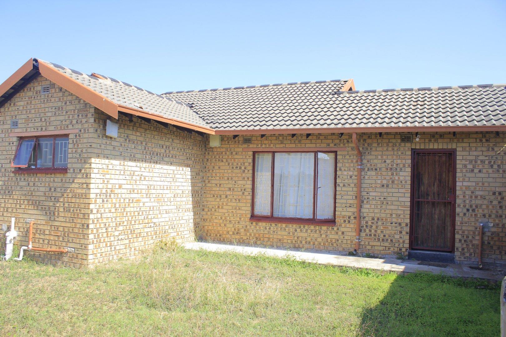 3 Bedroom House for sale in Emdo Park - P24-116310866