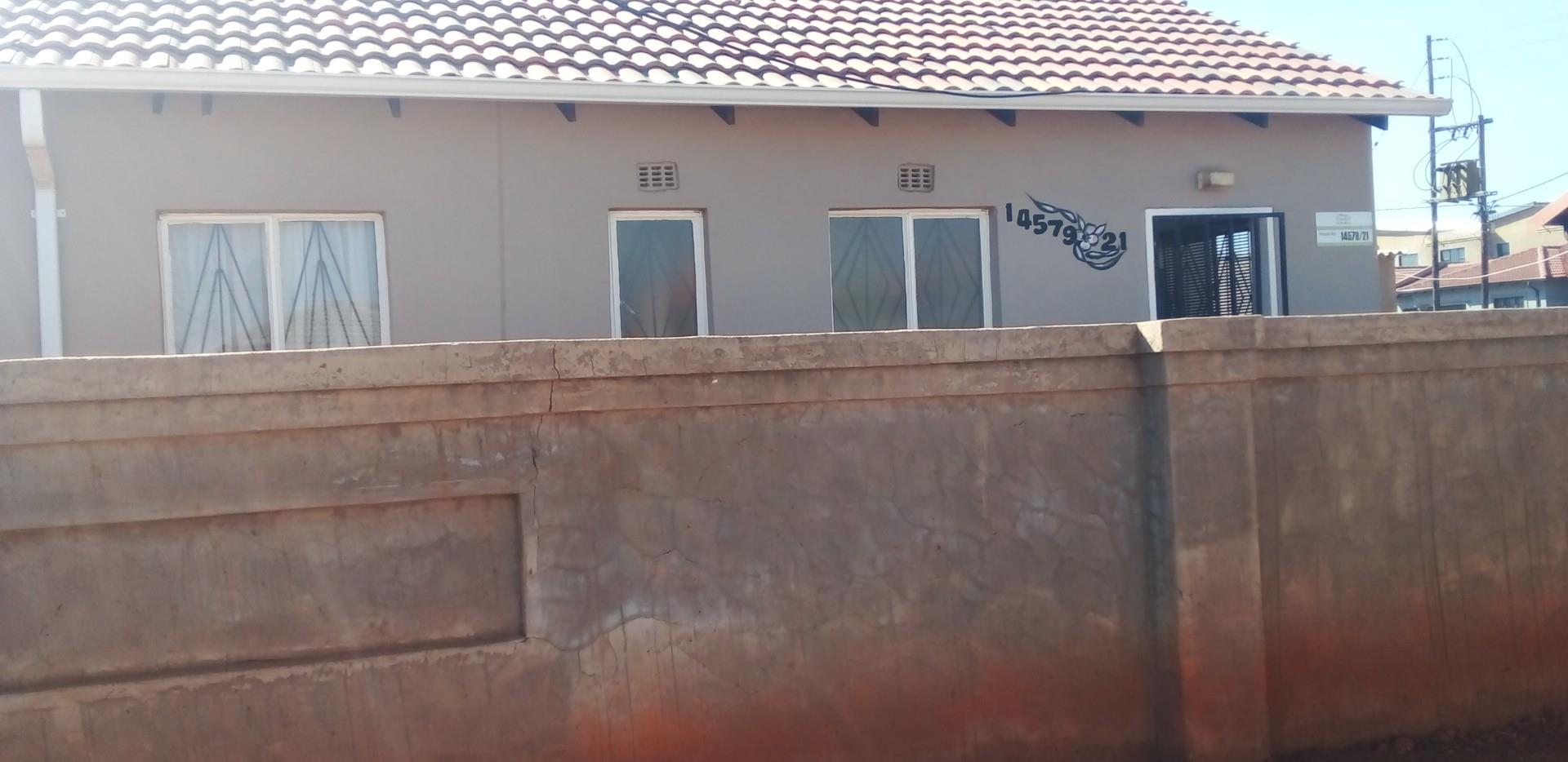 2 Bedroom House for sale in Evaton West - 213 Verona Street - P24-116312214