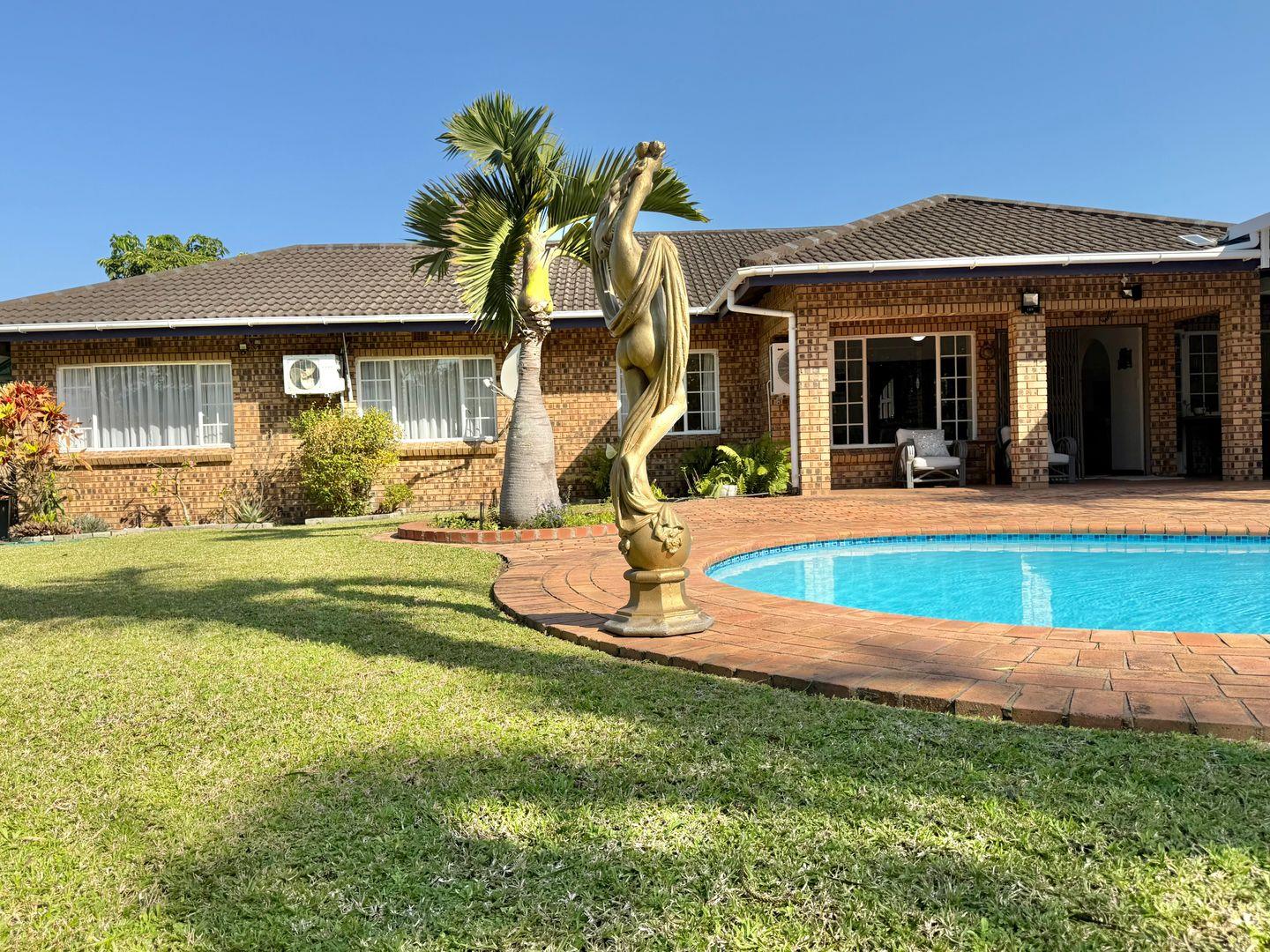 4 Bedroom House for sale in Meer En See - P24-116313073