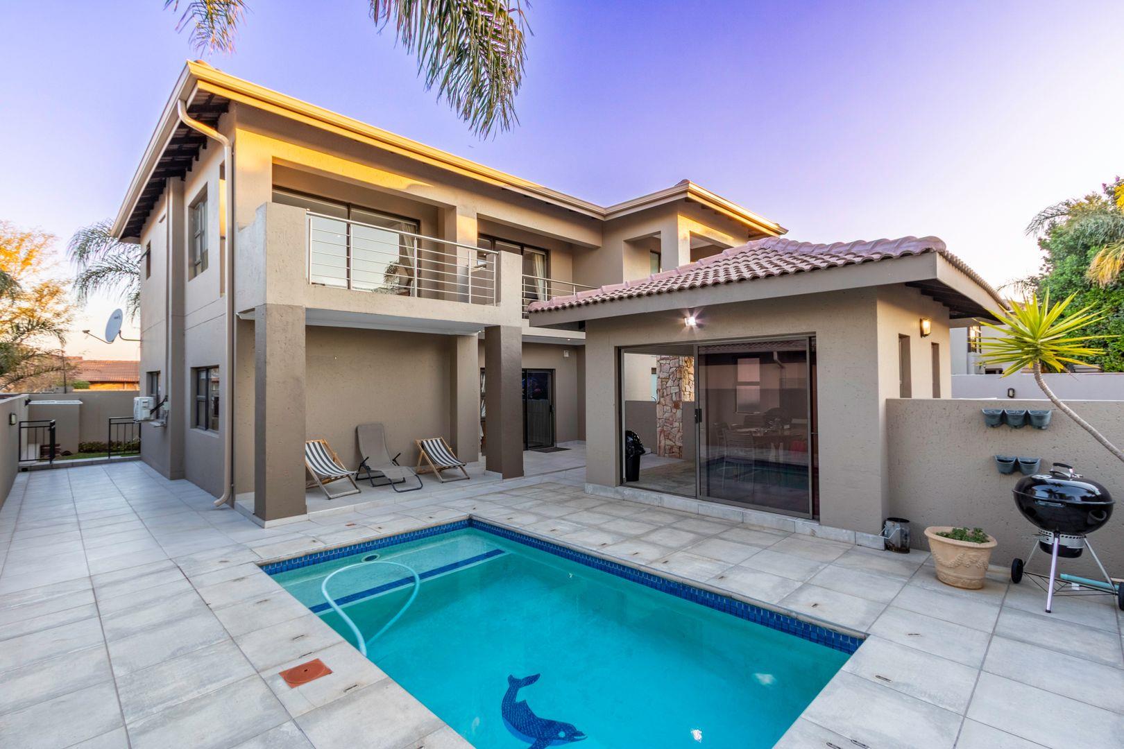 3 Bedroom House for sale in Greenstone Hill - P24-116313719