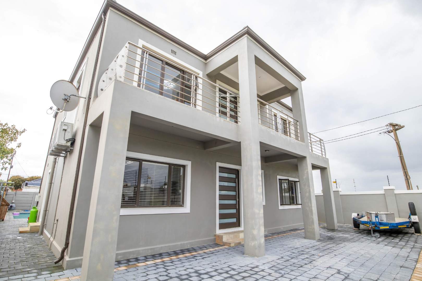 8 Bedroom House for sale in Rondebosch East - P24-116315977