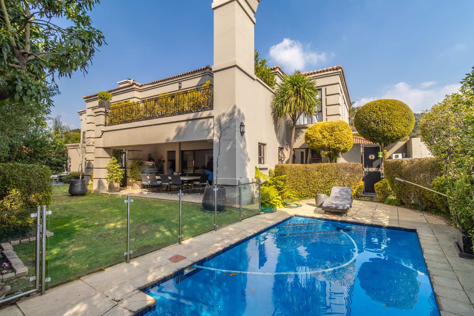 4 Bedroom Townhouse for sale in Linksfield - P24-116316252