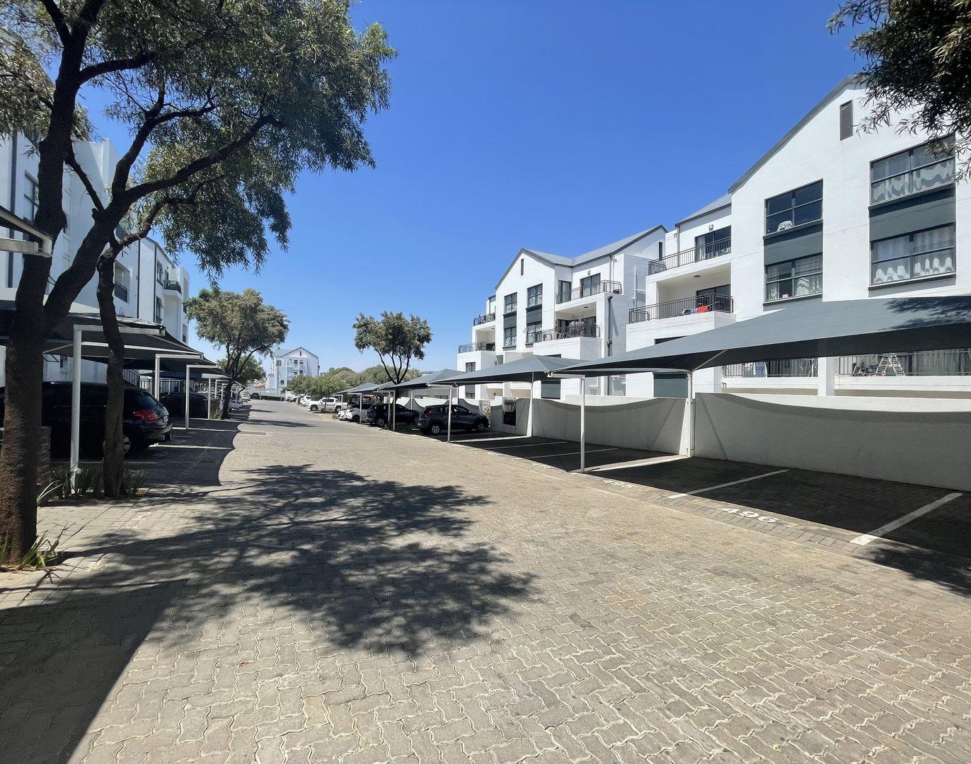 2 Bedroom Apartment / flat for sale in Greenstone Ridge - P24-116319903