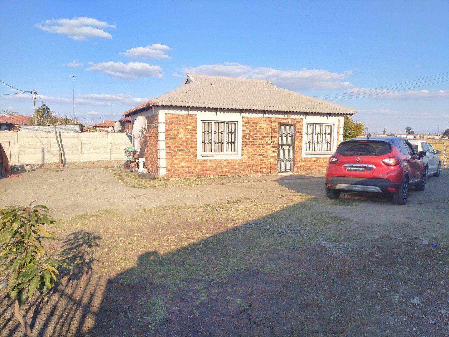 2 Bedroom House for sale in Seraleng - P24-116320996